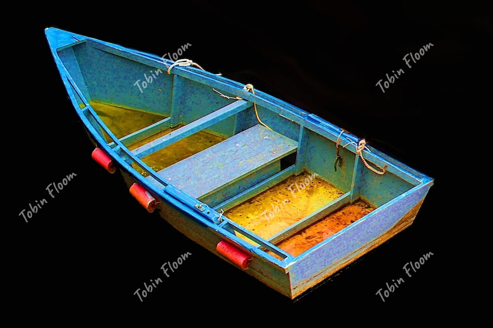 Lone Boat – TOBIN FLOOM PHOTOGRAPHY