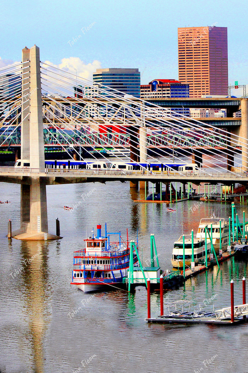 Portland Spirit with Tillikum Vertical – TOBIN FLOOM PHOTOGRAPHY