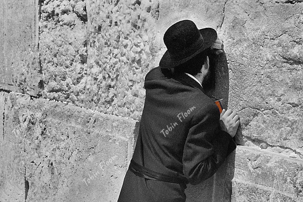 Chassid wall nice – TOBIN FLOOM PHOTOGRAPHY